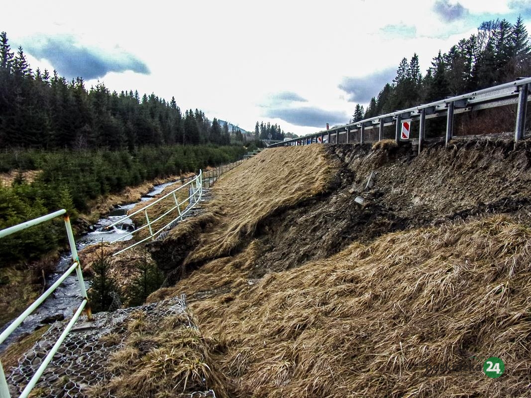 Osuwisko na S1 na pograniczu Lalik i Zwardonia - Beskidzka24.pl ...
