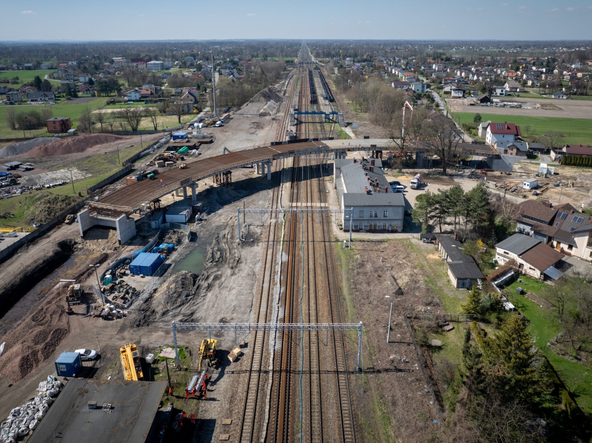 W centrum Chybia rośnie wiadukt nad torami - Beskidzka24.pl - Regionalny Portal: Bielsko-Biała ...
