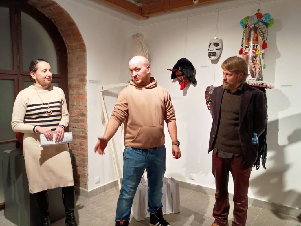 Z dziadowskiej szafy, czyli maski, stroje i kolory - Beskidzka24.pl ...